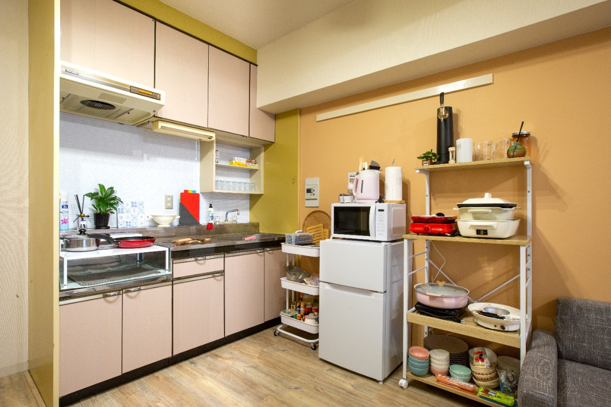 超特大80㌅プロジェクターおうちデートおうち映画館。Space et cetera 伏見秋月ハイツ店｜カシカシ